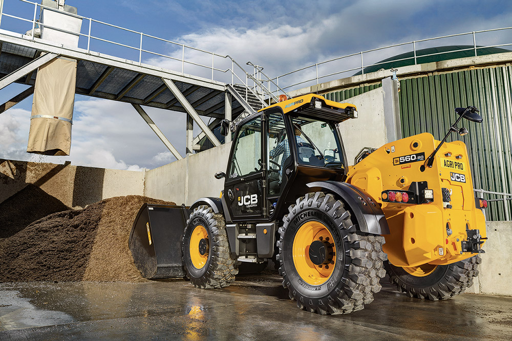 Le JCB 560-80 profite de la transmission DualTech VT – FARM Connexion