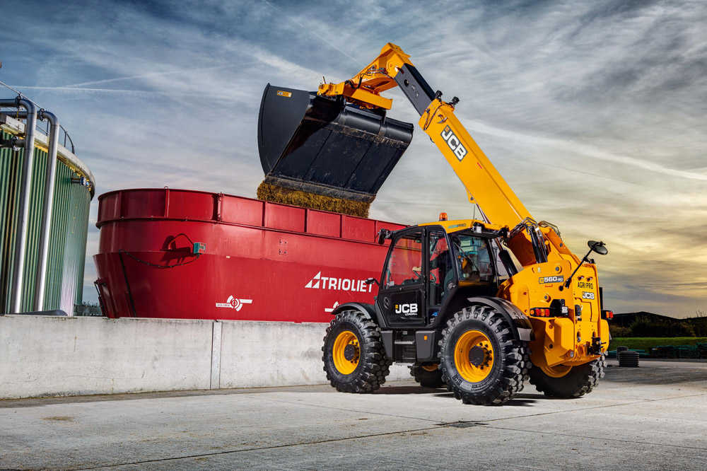 Le JCB 560-80 profite de la transmission DualTech VT | FARM Connexion
