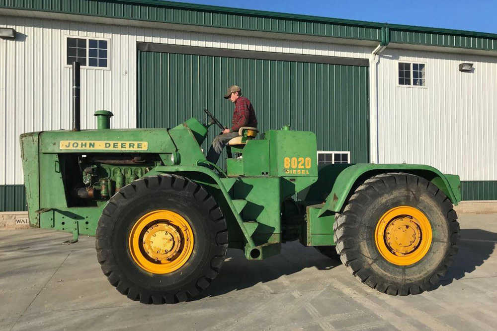 160.000 dollars pour un John Deere 8020 | FARM Connexion