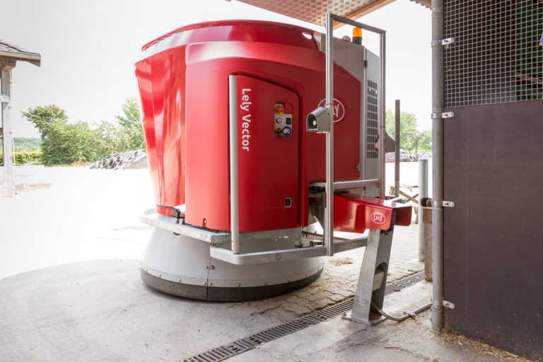 LELY : Le robot d’alimentation Vector évolue – FARM Connexion