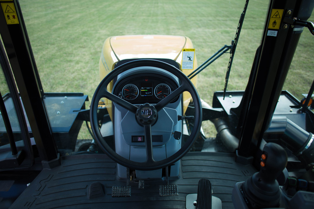 MTS : Des Versatile motorisés par Caterpillar – FARM Connexion