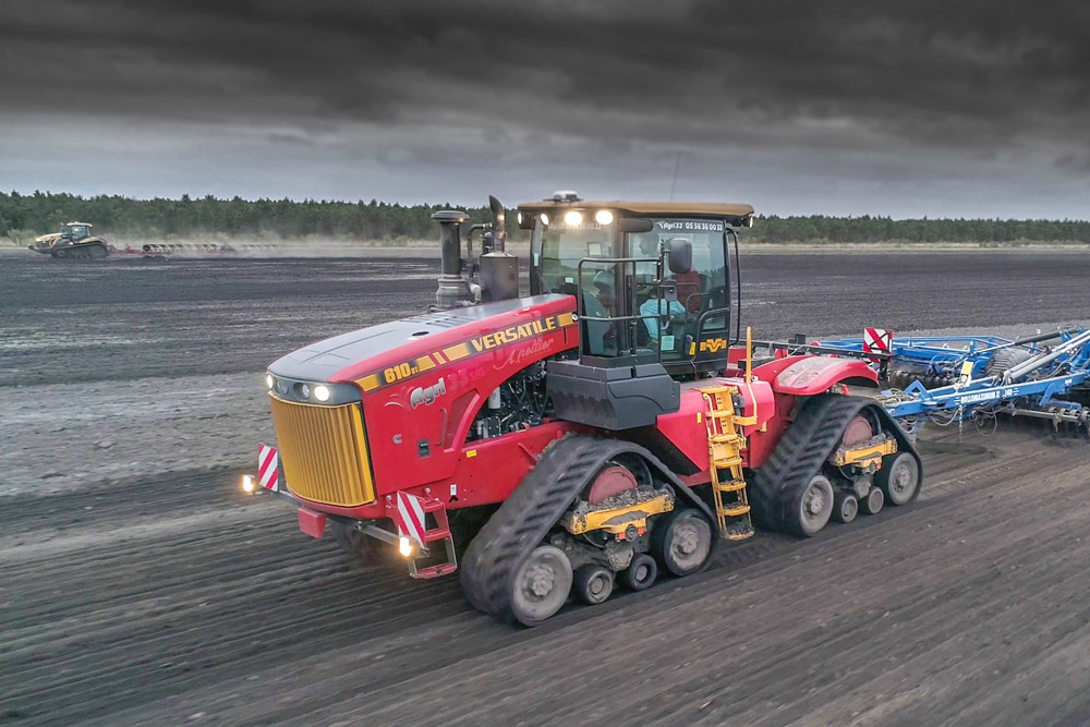 Le premier Versatile 610 DeltaTrack à l’essai en France – FARM Connexion