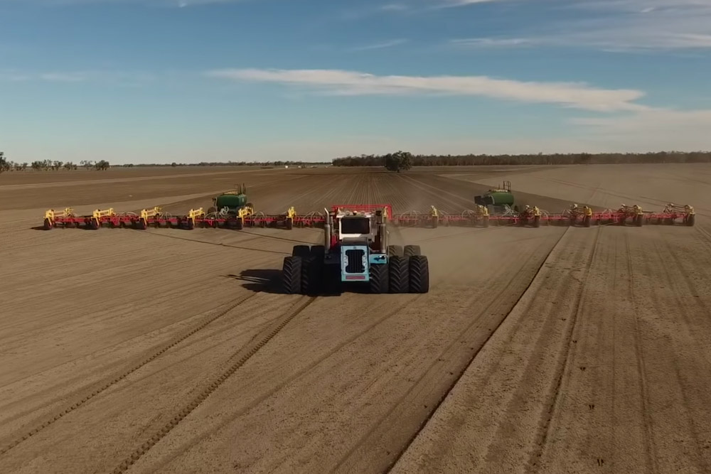 Un semoir de 65 mètres pour semer 60 hectares par heure – FARM Connexion