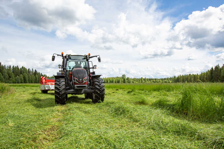 Valtra lance sa nouvelle série de tracteurs A5 – FARM Connexion