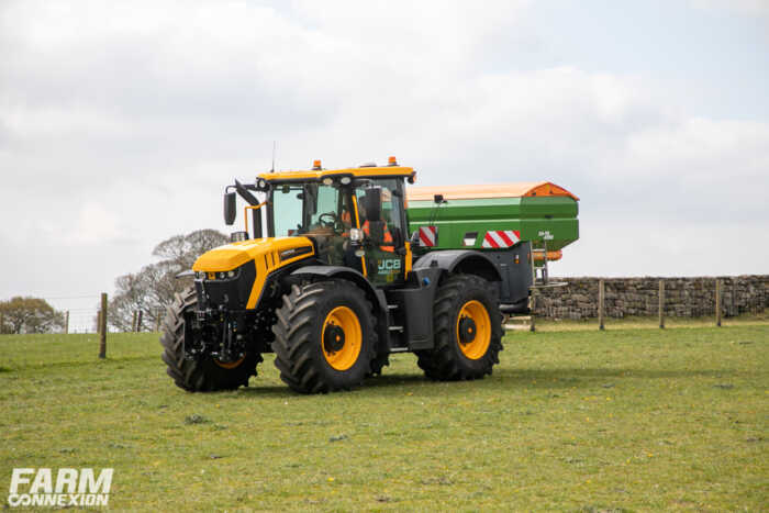 JCB Fastrac iCON : Désormais en phase avec son époque – FARM Connexion