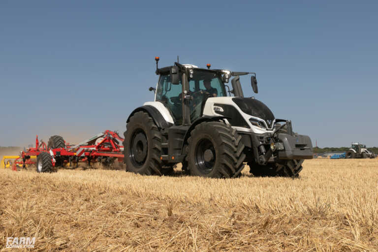 [VIDEO] J’ai testé le nouveau Valtra Q – FARM Connexion