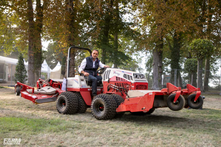 Les tracteurs articulés Ventrac importés en France – FARM Connexion