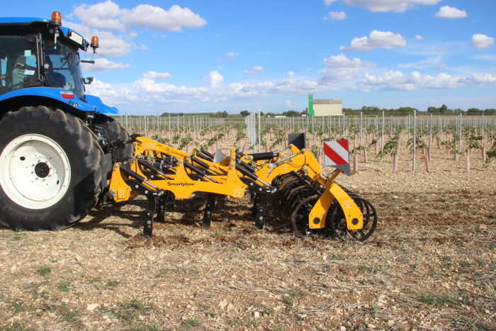 Avec le Smartplow, Agrisem ameublit en surface – FARM Connexion
