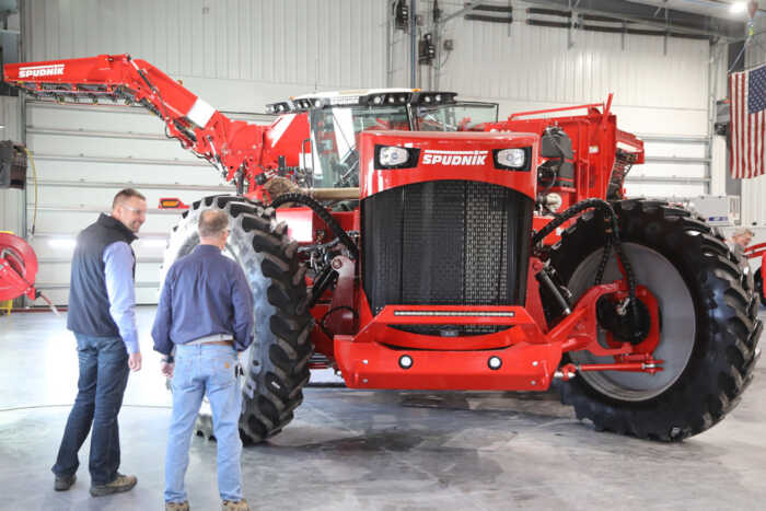 Spudnik s’offre l’arracheuse de tous les superlatifs – FARM Connexion