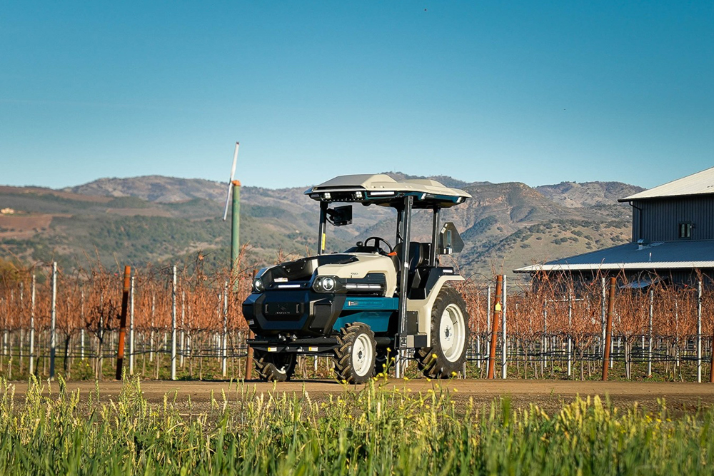 Monarch lance la production de son tracteur électrique autonome – FARM ...
