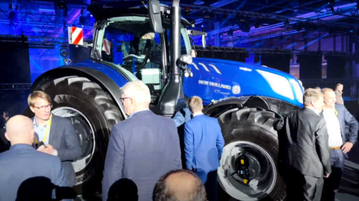 New Holland dévoile le T7.340 HD à son réseau – FARM Connexion