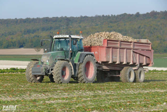 Dans le rétro : Un chantier d’arrachage décomposé Moreau – FARM Connexion