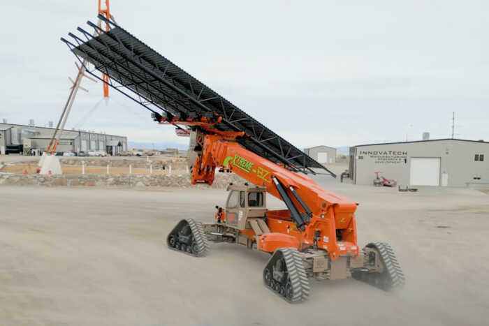 Trackzilla, un chargeur télescopique de 68 tonnes ! – FARM Connexion