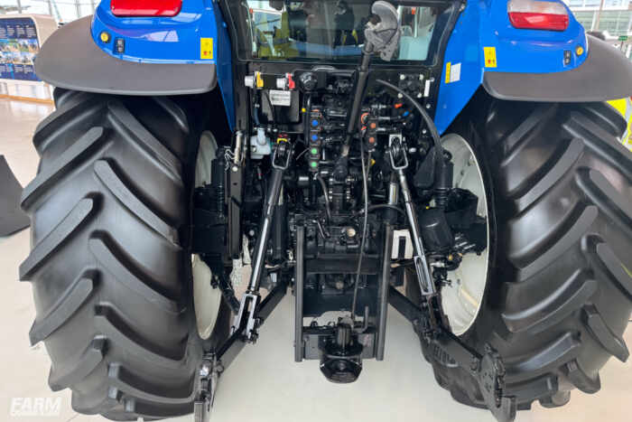 New Holland T5 Dual Command : Du style et des capacités en plus – FARM ...