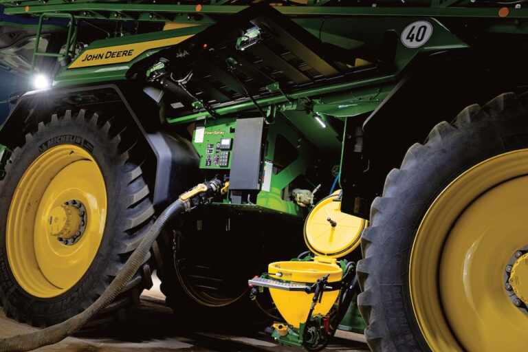 John Deere dévoile son nouvel automoteur de pulvérisation 500R – FARM ...