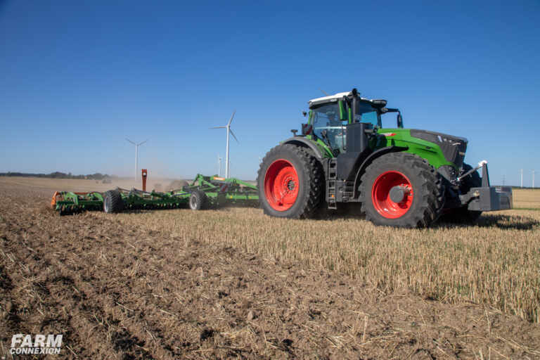 Amazone repositionne l’essieu de transport de son Catros grande largeur ...