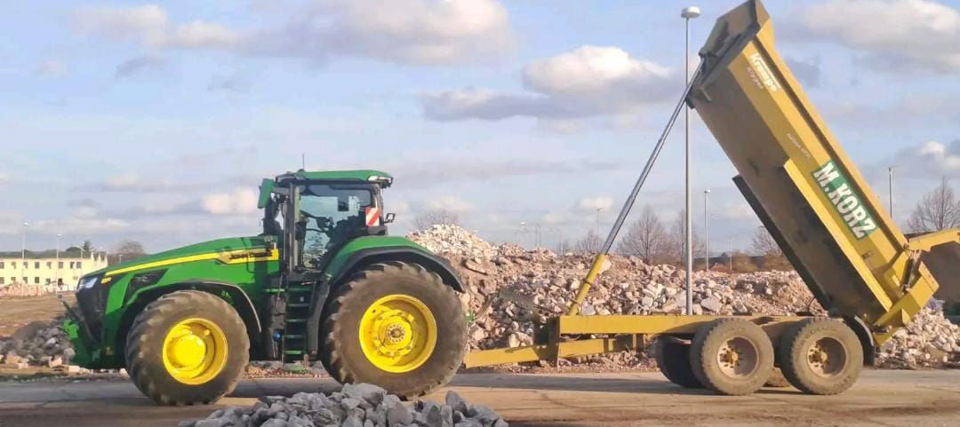 Plus de 500 chevaux pour le futur John Deere 8R ? – FARM Connexion